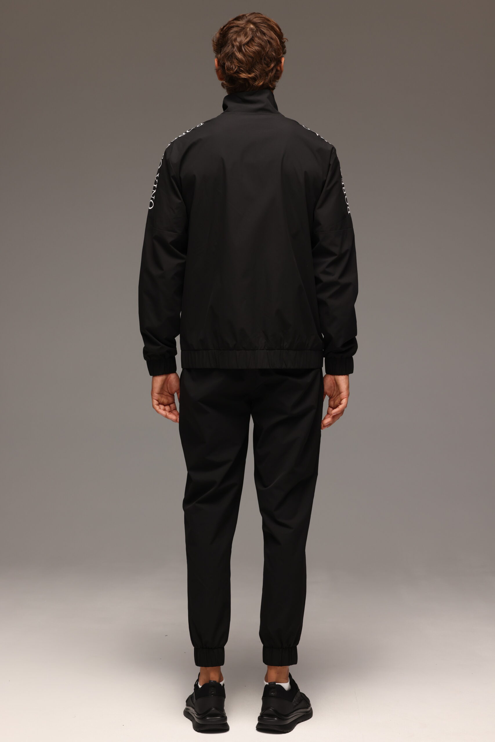 חליפת גברים ROBERTO VINO - Corner2